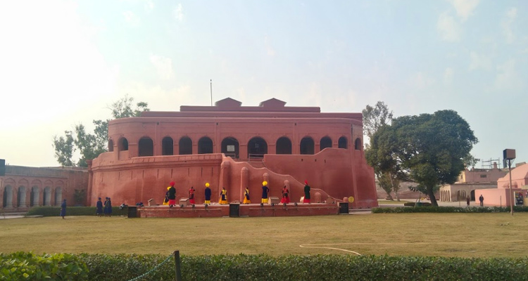 Gobindgarh Fort Amritsar (Entry Fee, Timings, History, Built by, Images ...